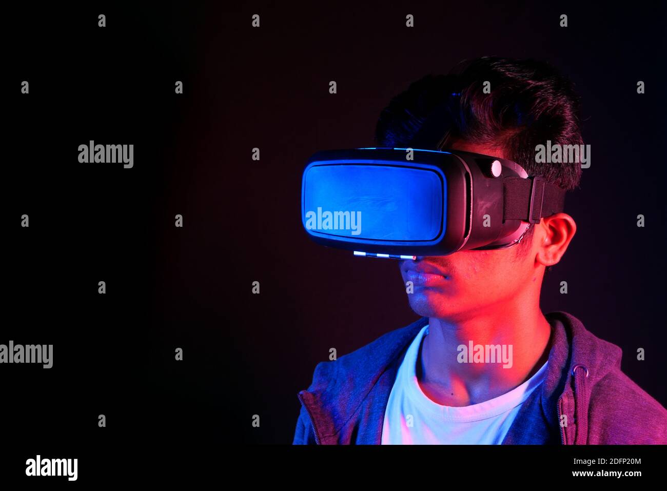 Night vision goggles hi-res stock photography and images - Alamy