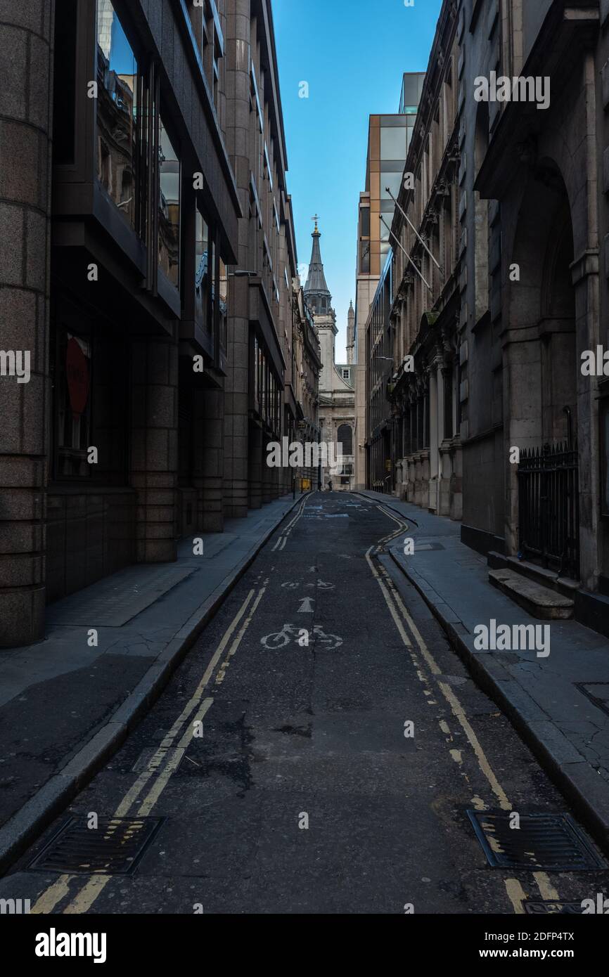 An empty street in the City of London Stock Photo - Alamy
