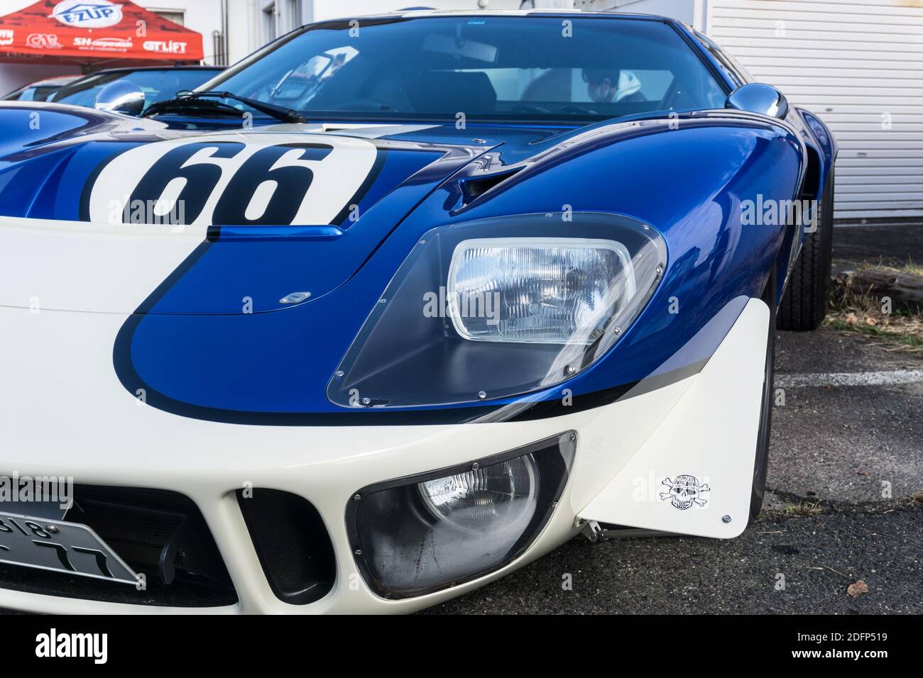 Ford gt40 mkii racing car hi-res stock photography and images - Alamy