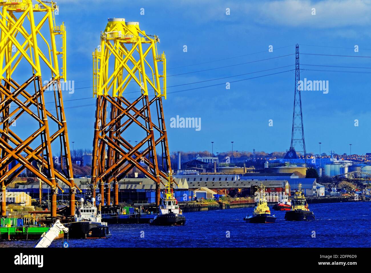 Wind turbine completed and on a barge with tugs at Smulders Howdon on ...
