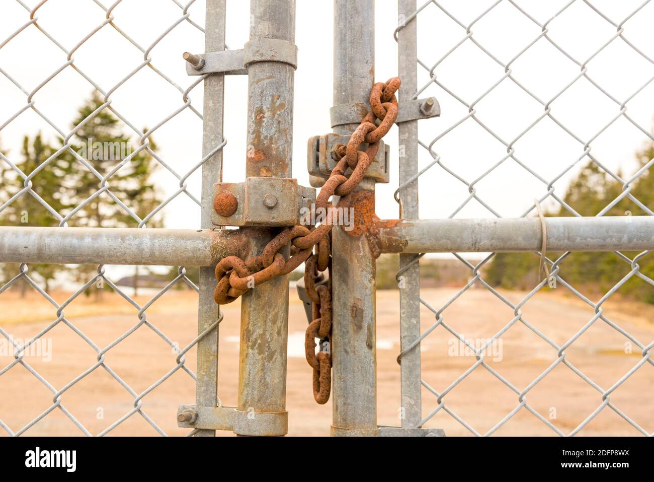 Chain link fence and gate hi-res stock photography and images - Alamy