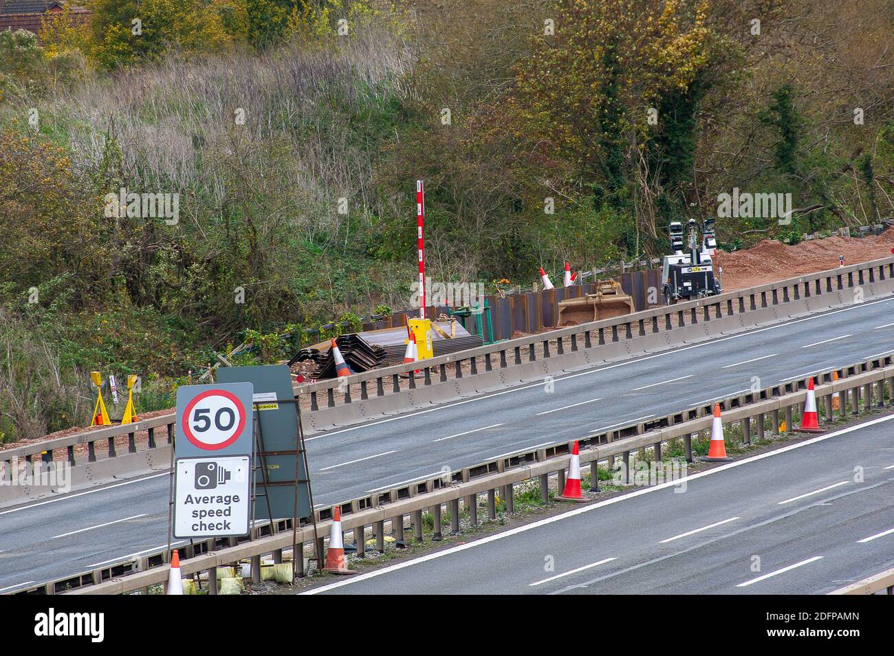 Slough, Berkshire, UK. 1st November, 2020. The M4 between Junction 5 ...