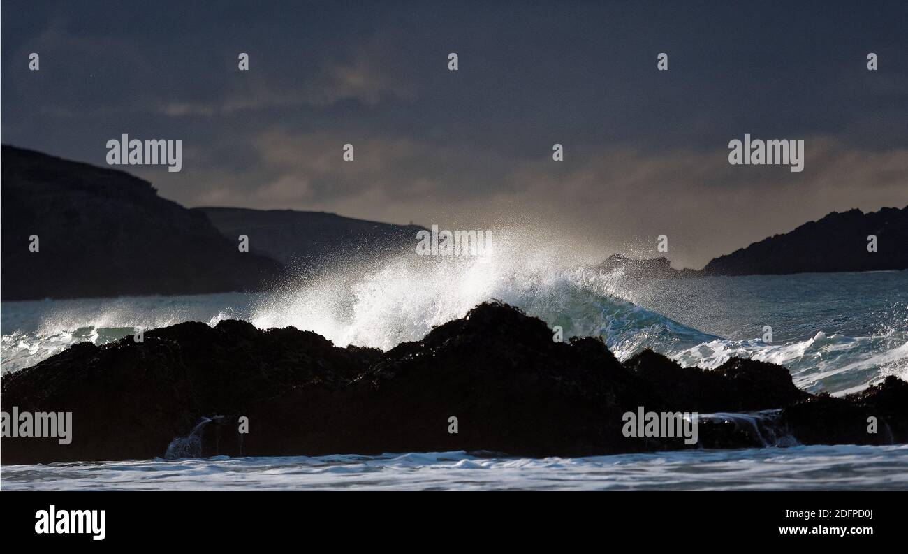 Empty seascape with exploding surf hi-res stock photography and images ...