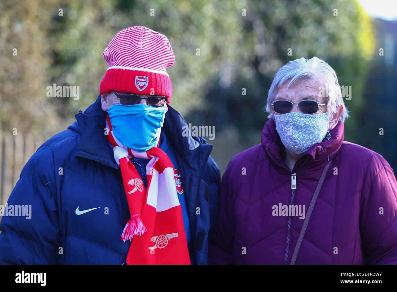 Older woman wearing a face mask hi-res stock photography and images - Alamy