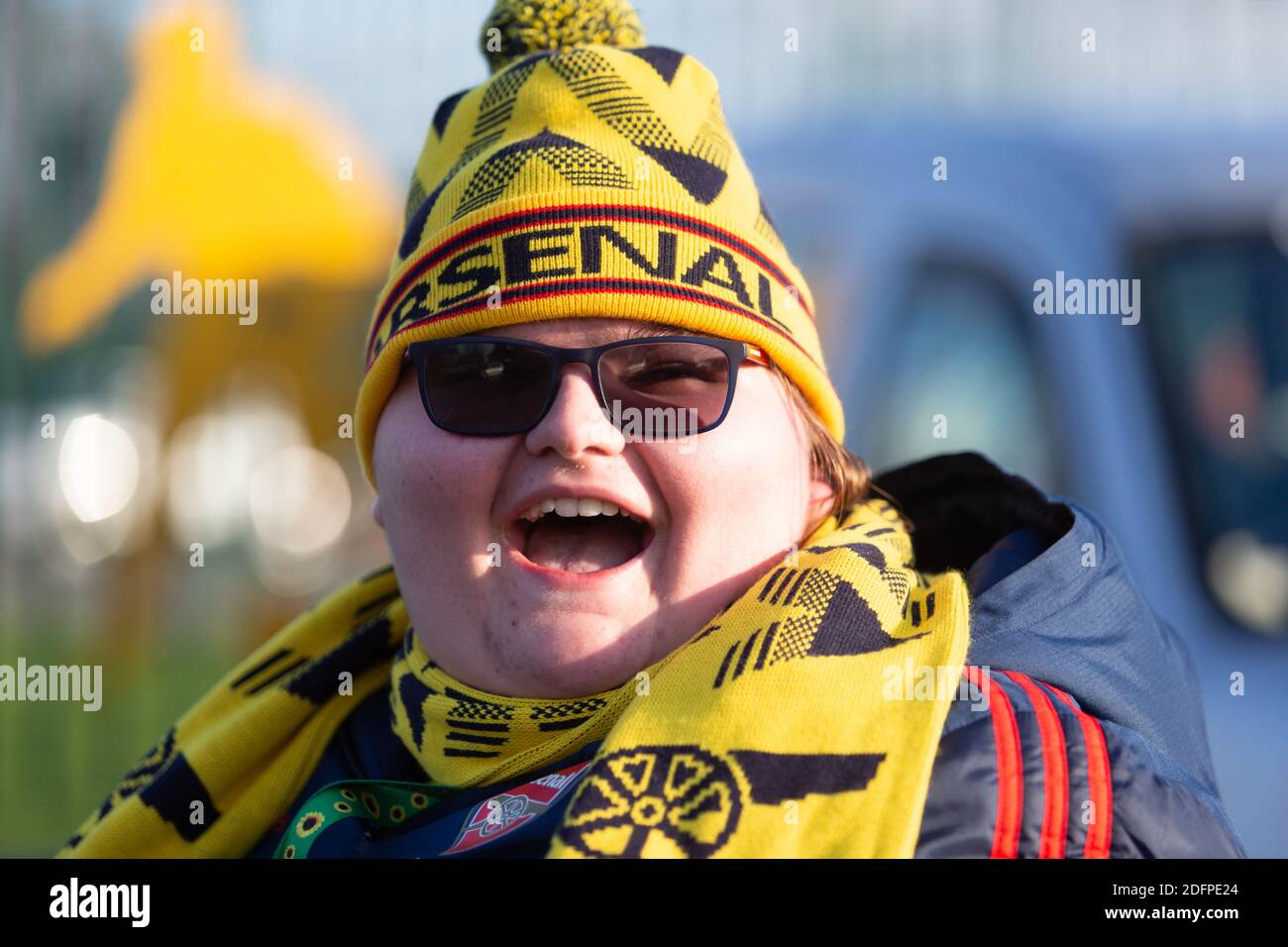 Arsenal fan hi-res stock photography and images - Alamy