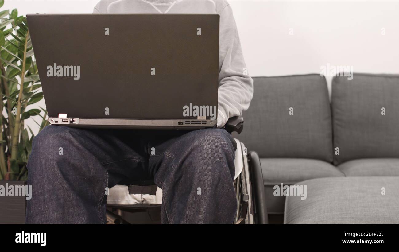 Disable computer screen hi-res stock photography and images - Alamy