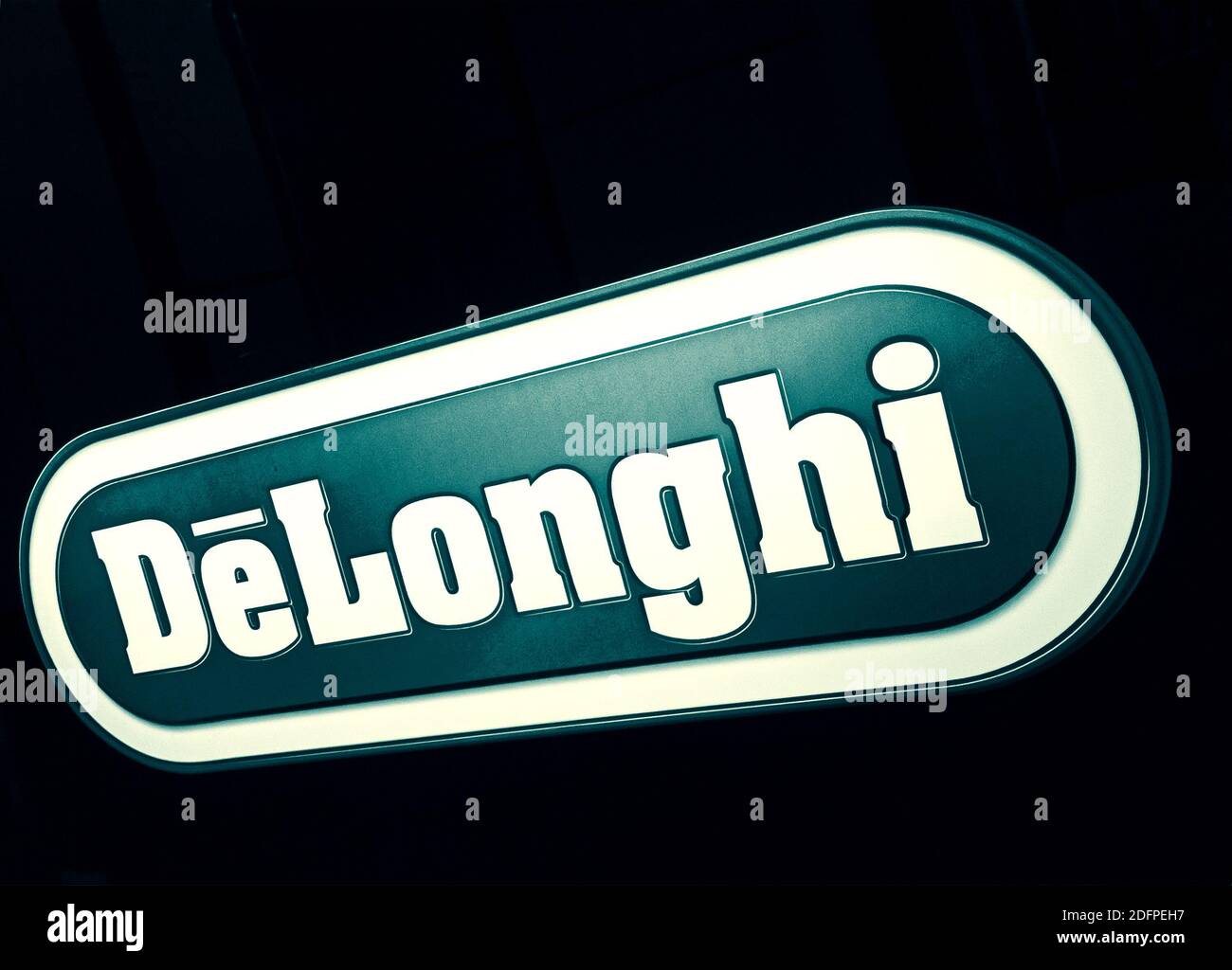 Delonghi logo hi-res stock photography and images - Alamy