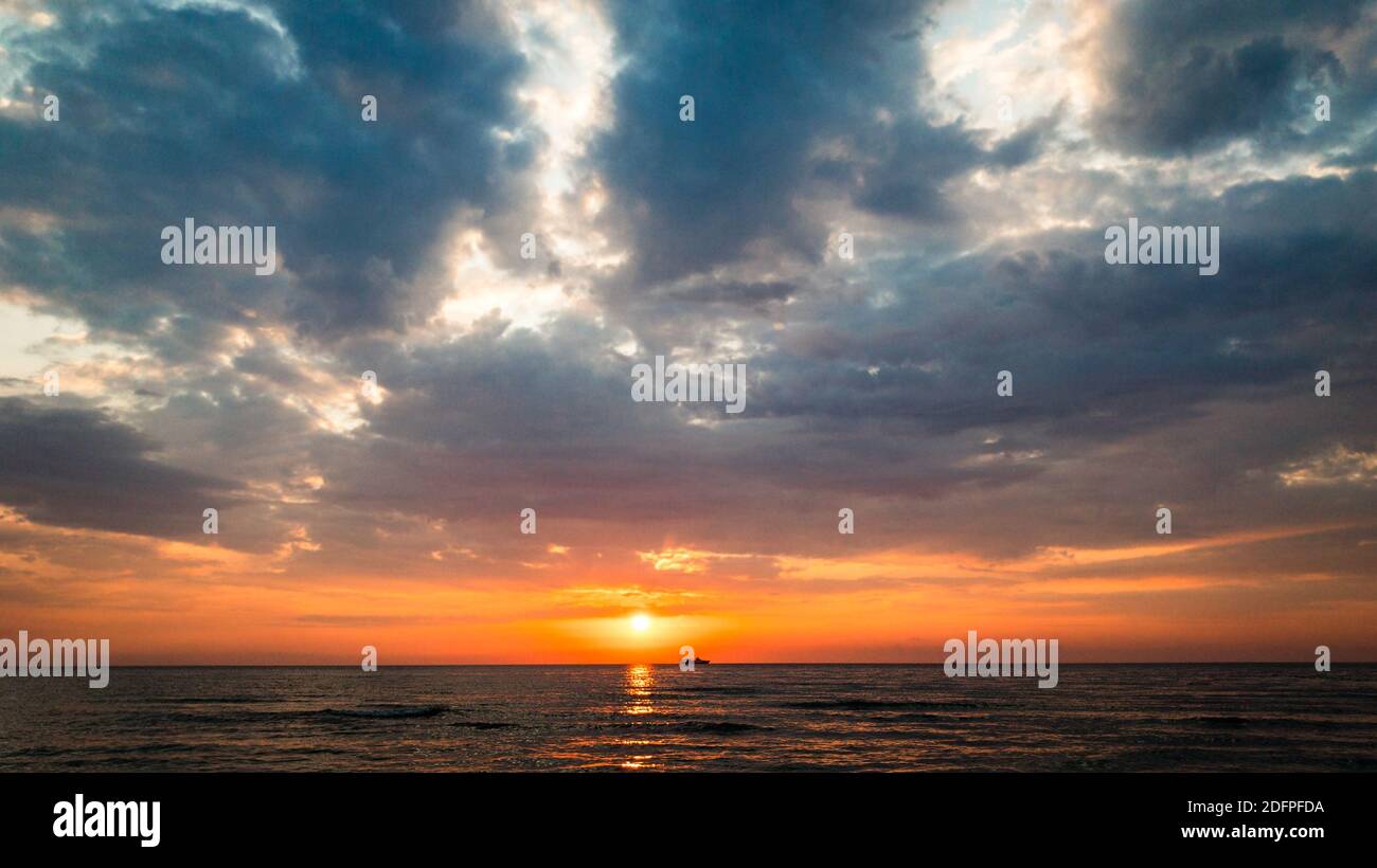 Far ship hi-res stock photography and images - Alamy