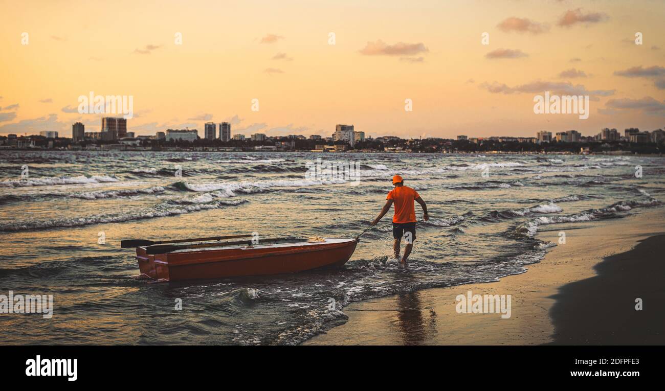 Surf boat rowing hi-res stock photography and images - Alamy