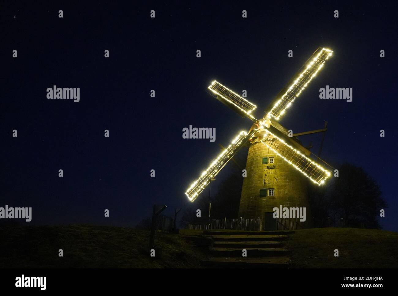 Wind mill flour hi-res stock photography and images - Alamy