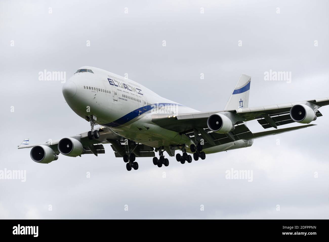 El al israel airlines 747 landing hi-res stock photography and images ...