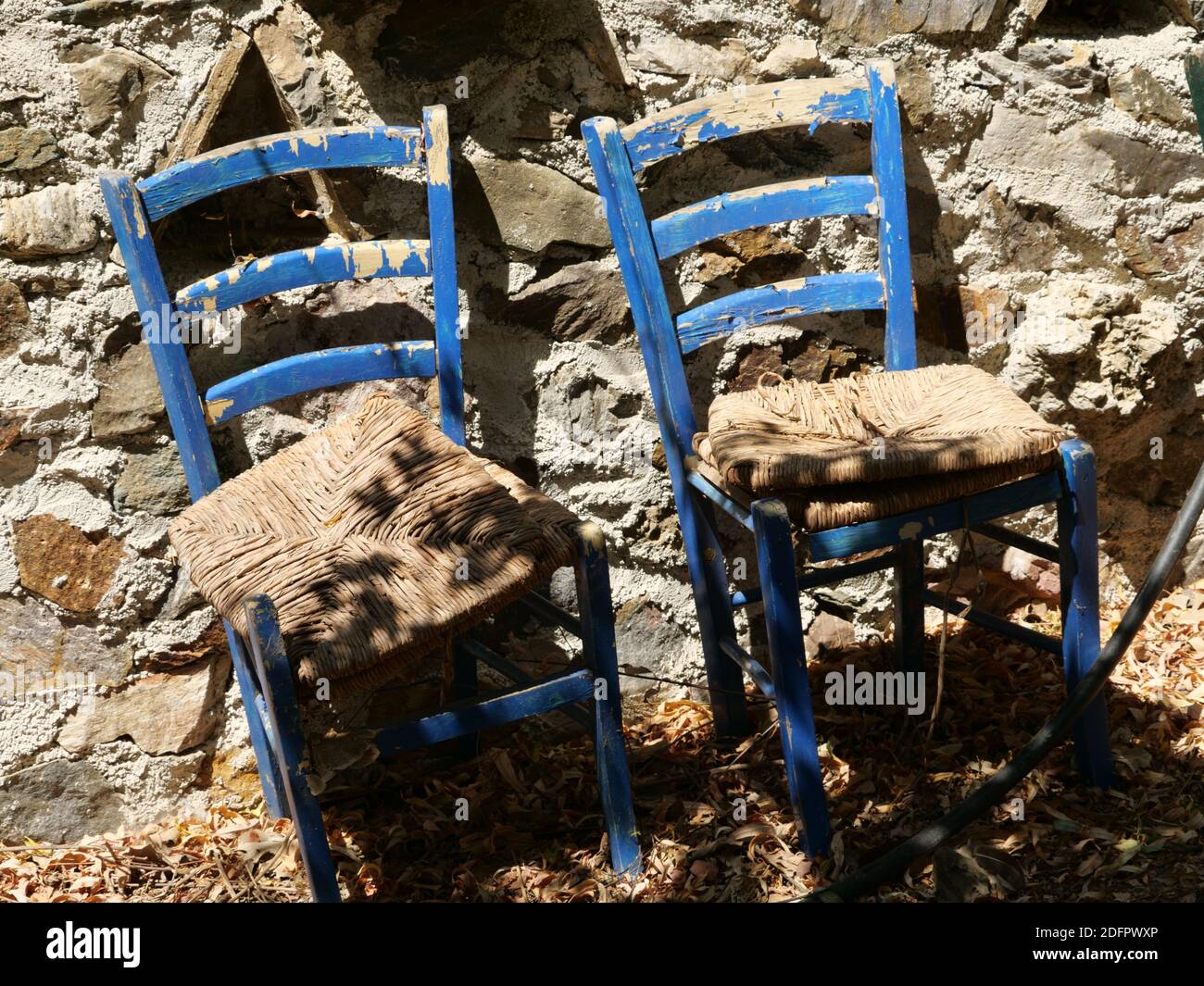 Dirty garden chairs hi-res stock photography and images - Alamy