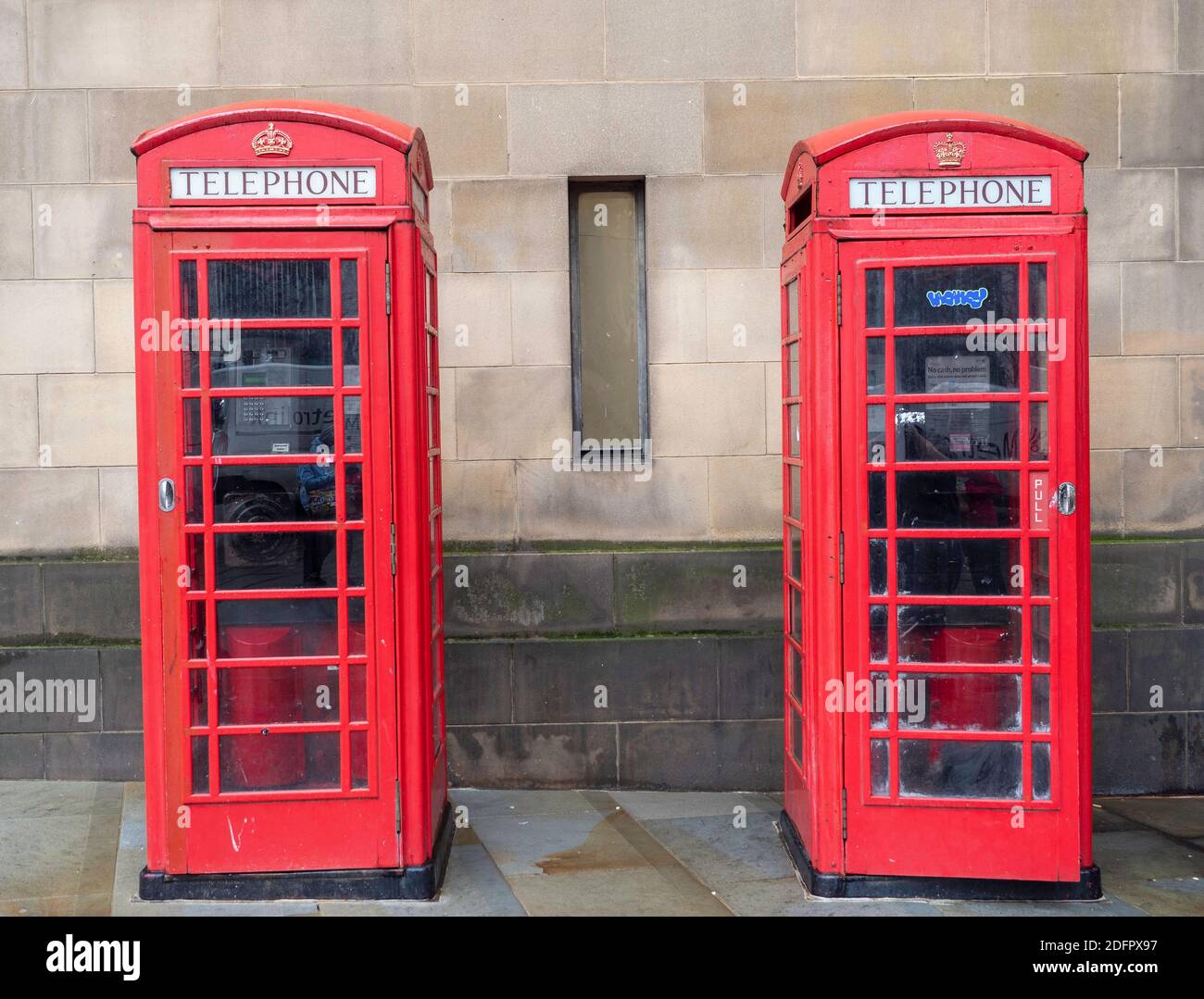 Vintage red british Telephone Box Stock Photo - Alamy