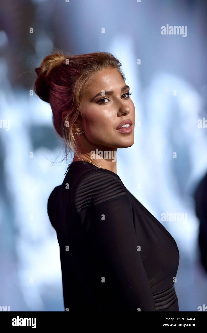 Kara Del Toro attends the premiere of Columbia Pictures' 'Venom' at ...