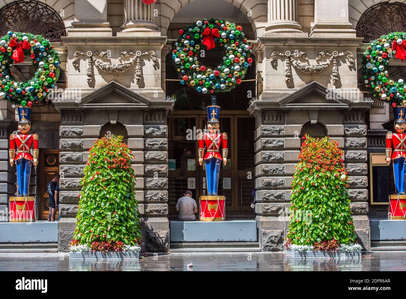 Town hall christmas wreath hi-res stock photography and images - Alamy