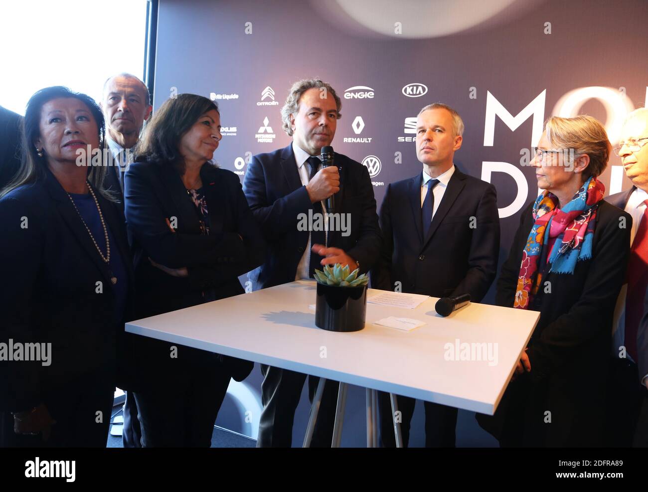 Maire de Paris Anne Hidalgo, Ministre de l'ecolologie Francois de Rugy ...