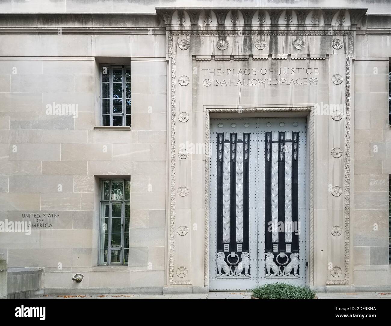 Department of justice building hi-res stock photography and images - Alamy