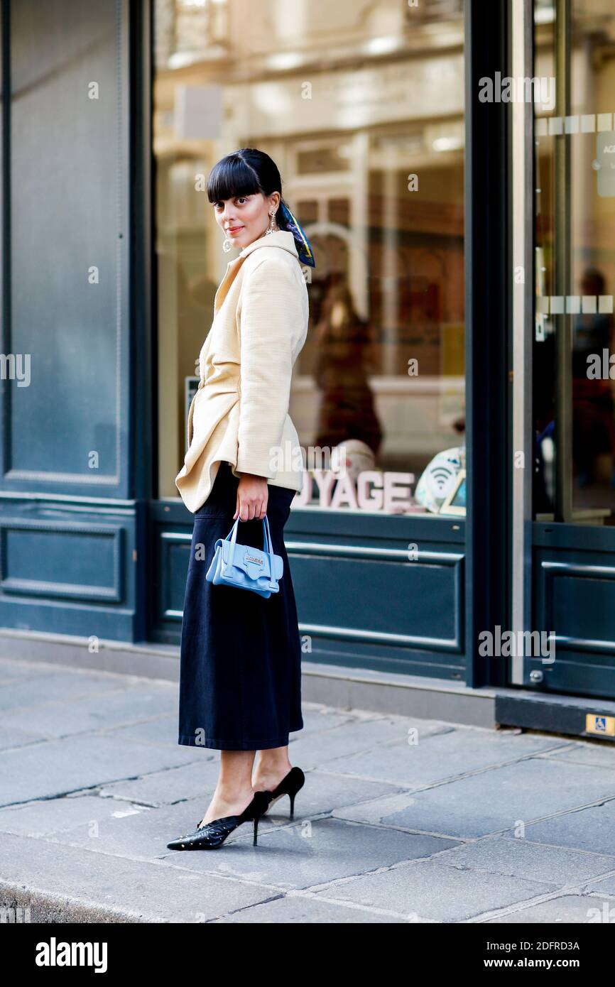 Street style, Laura Comolli arriving at Jacquemus spring summer 2019 ...
