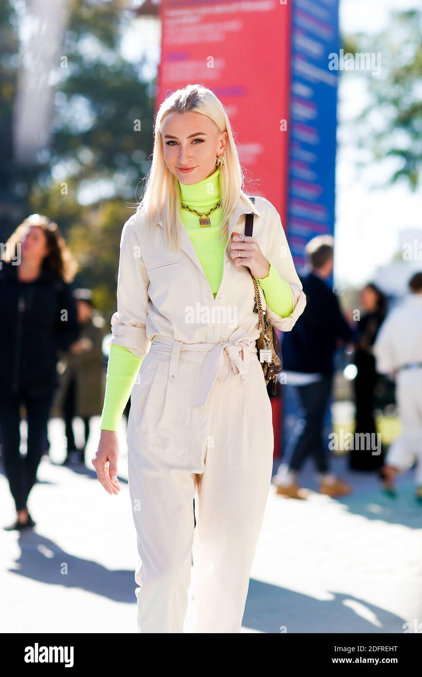 Street style, Noor de Groot arriving at Maison Margiela spring summer ...
