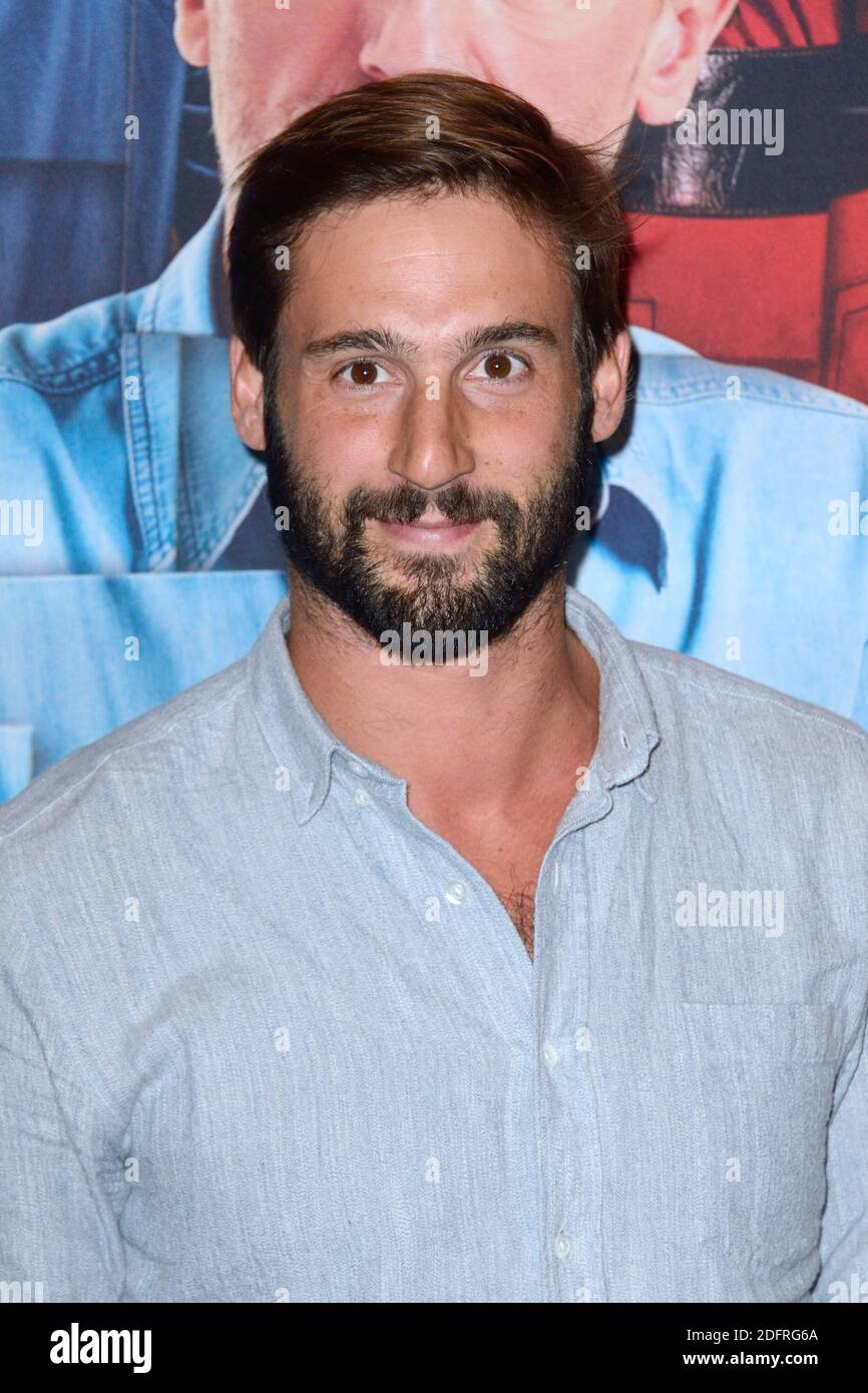 Guillaume Labbe assiste a la Premiere du film Voyez Comme On Danse a l ...