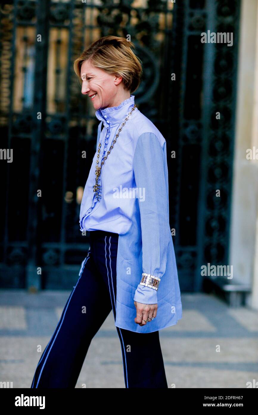 Street style, Elizabeth Von Guttman arriving at Paco Rabanne spring ...