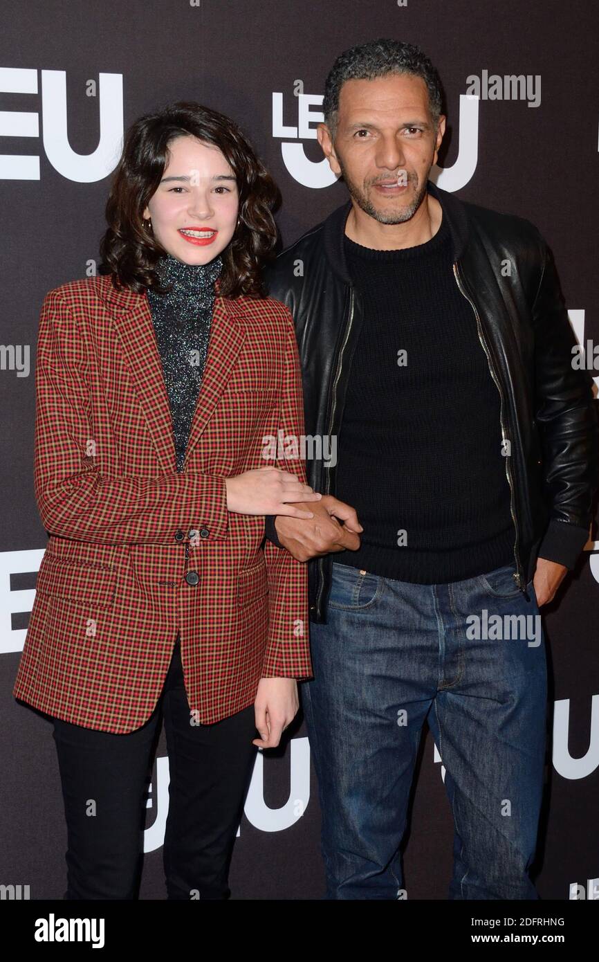 Fleur Fitoussi et Roschdy Zem assistent a la Premiere du film Le Jeu a ...