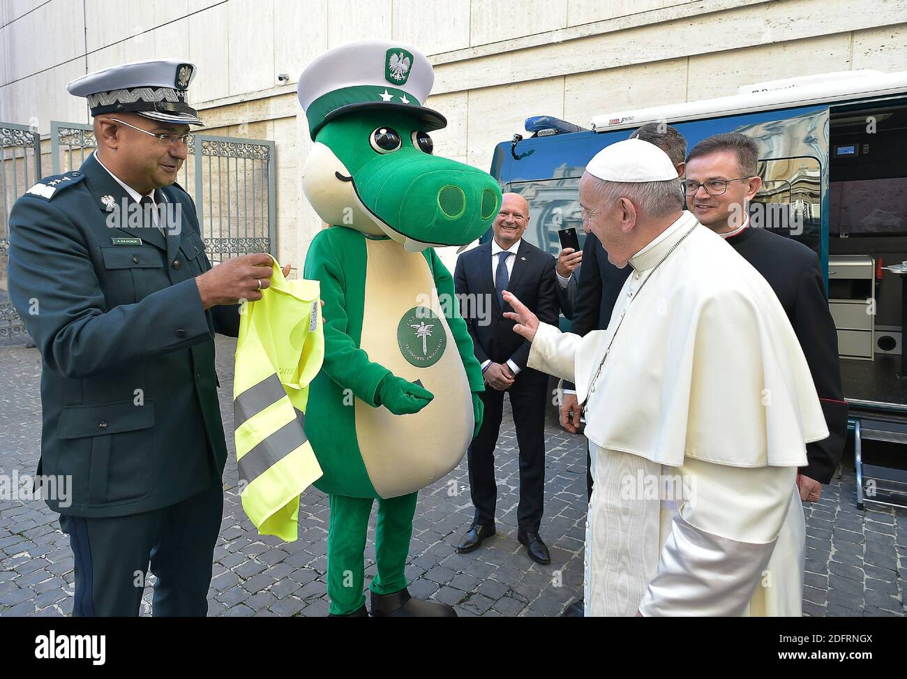 Crocodile brand mascot hi-res stock photography and images - Alamy
