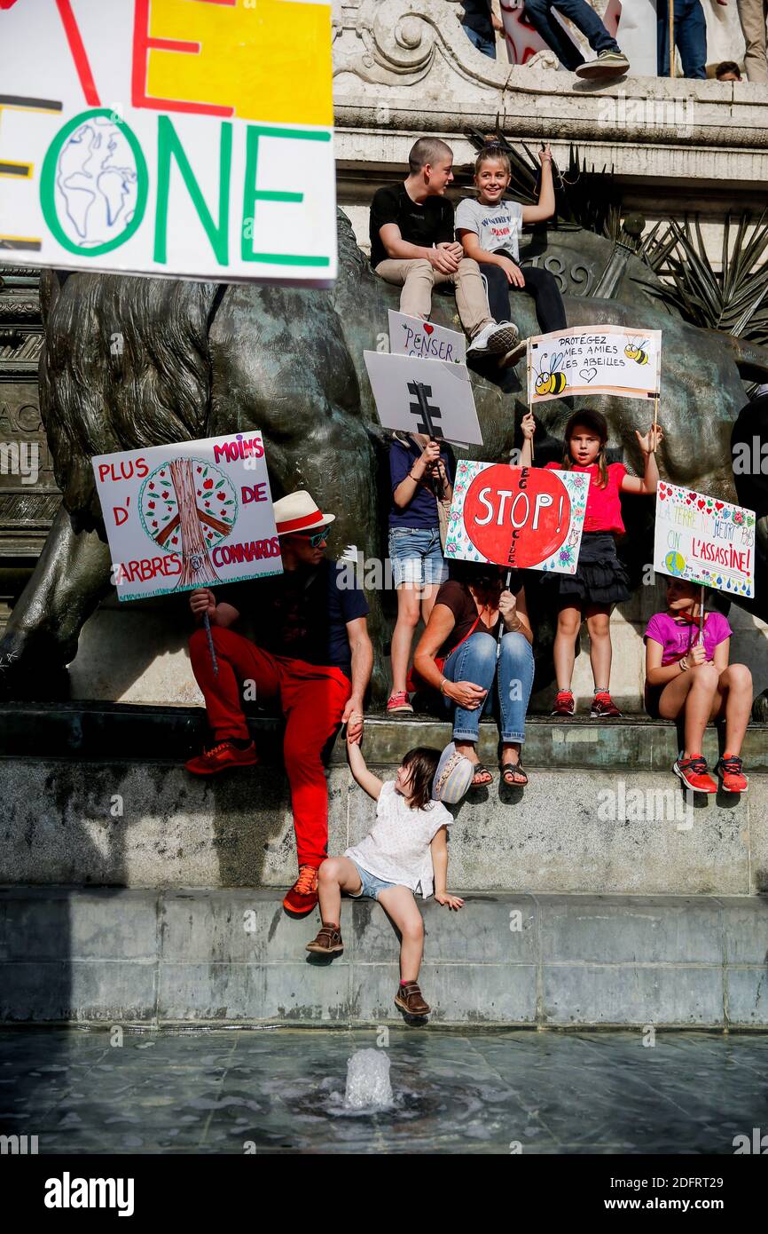 Global mobilization on the street to show popular support to combat ...