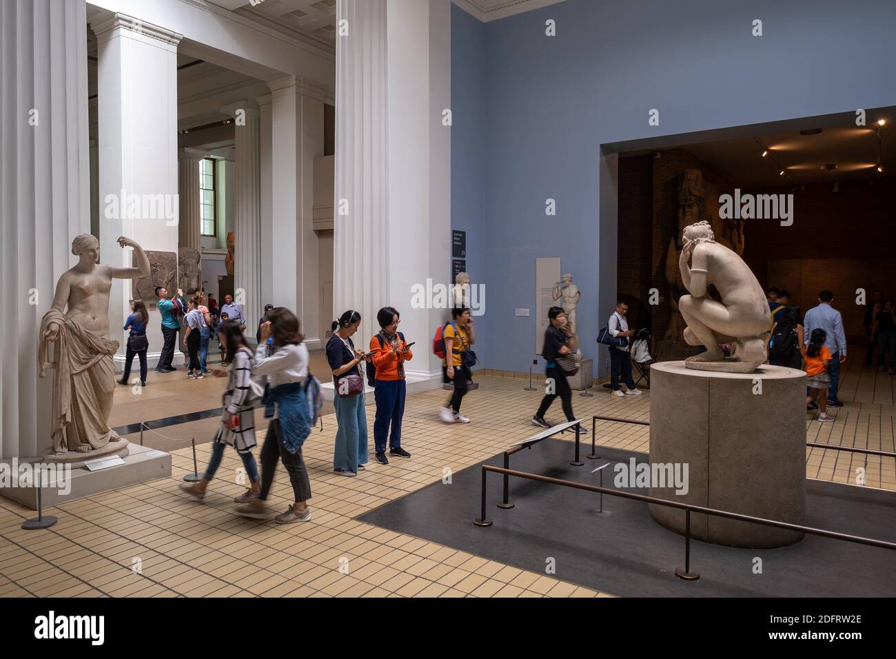 Visitors at the British Museum in London Stock Photo - Alamy