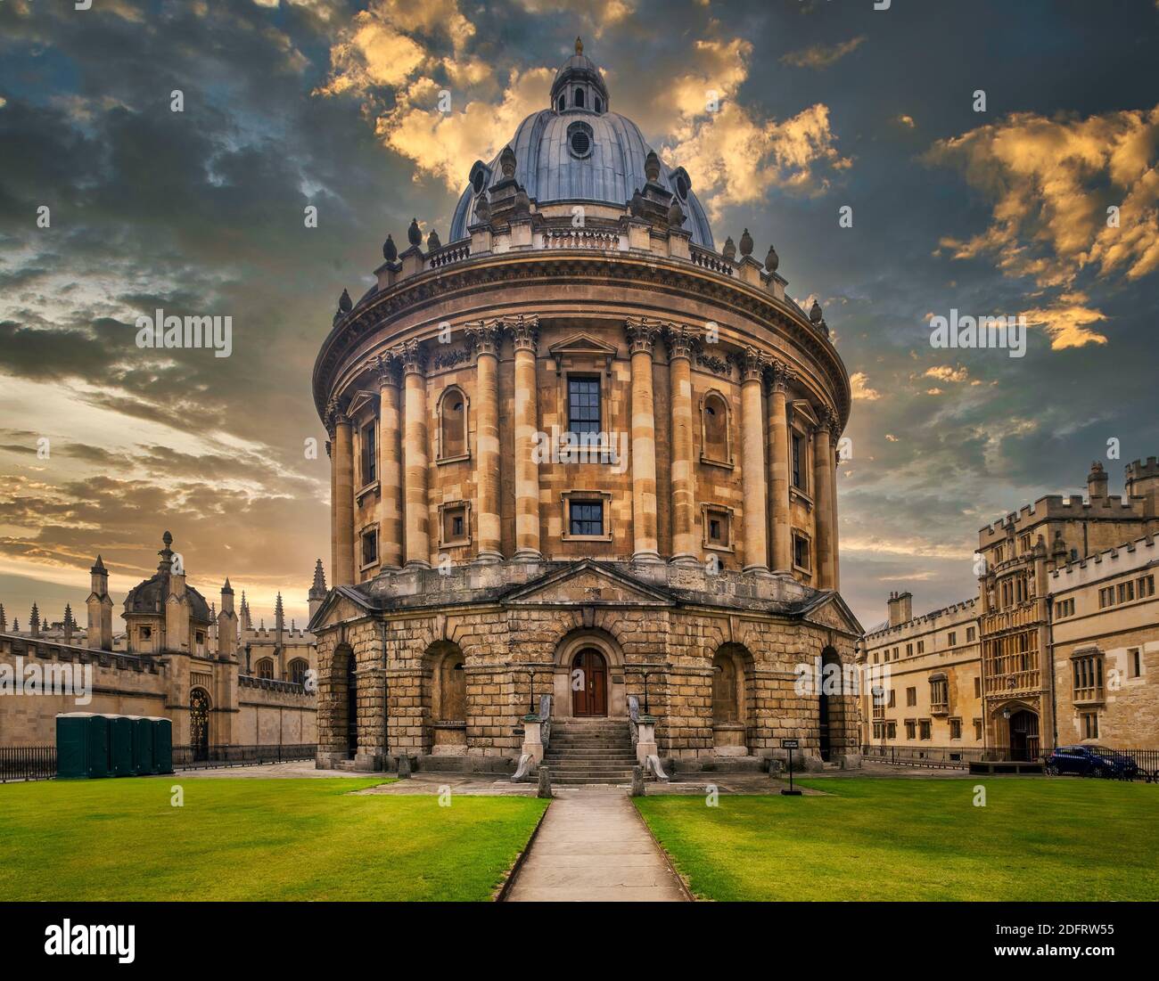 The Radcliffe Camera, a symbol of the University of Oxford Stock Photo ...