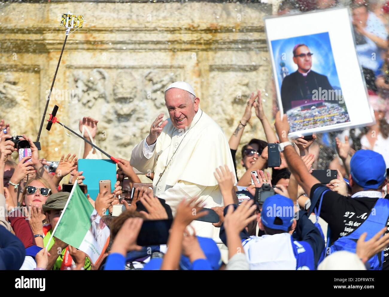 Pope Francis leads a mass for a canonization ceremony of Pope Paul VI ...