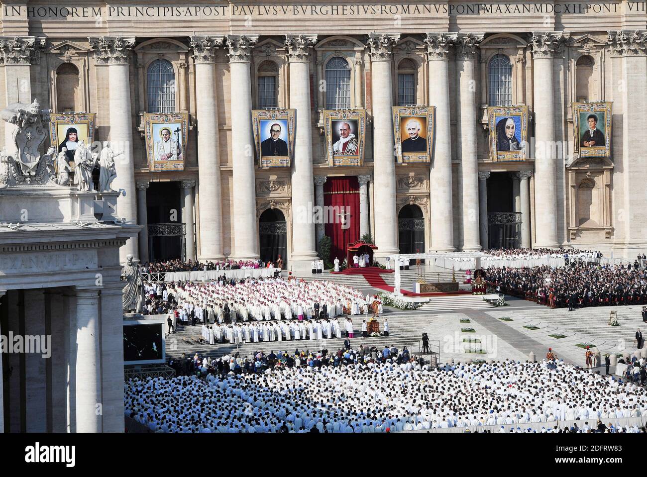 Pope Francis leads a mass for a canonization ceremony of Pope Paul VI ...