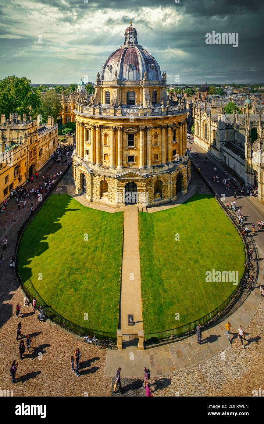 The Radcliffe Camera, a symbol of the University of Oxford Stock Photo ...