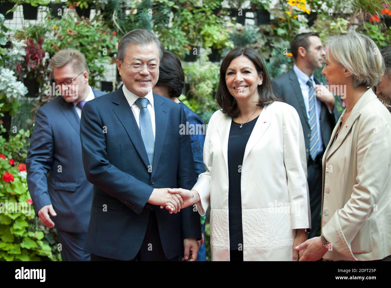 Mayor of Paris Anne Hidalgo greets Korea Republic's President Moon Jae ...