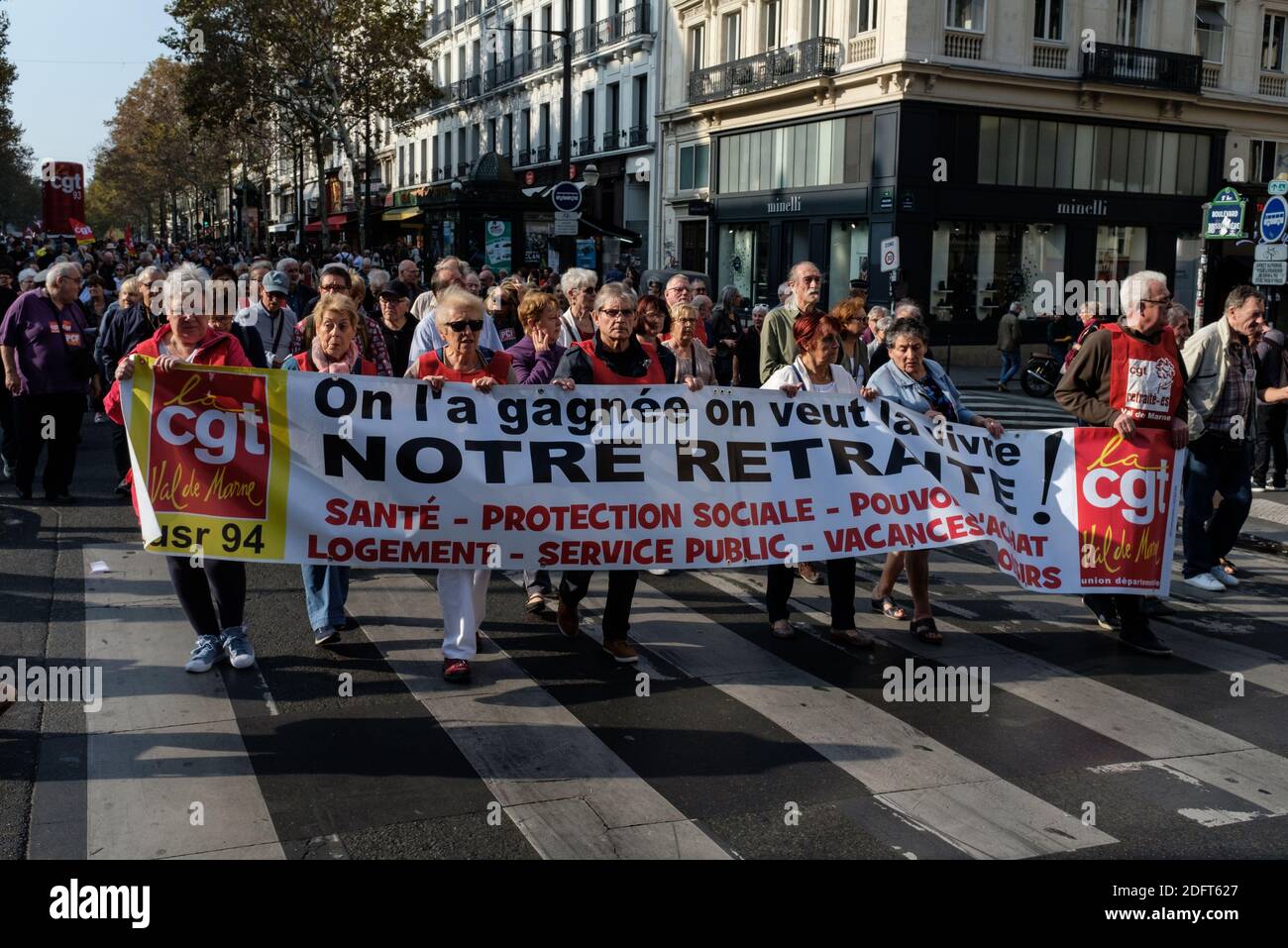 Welfare benefits france hi-res stock photography and images - Alamy