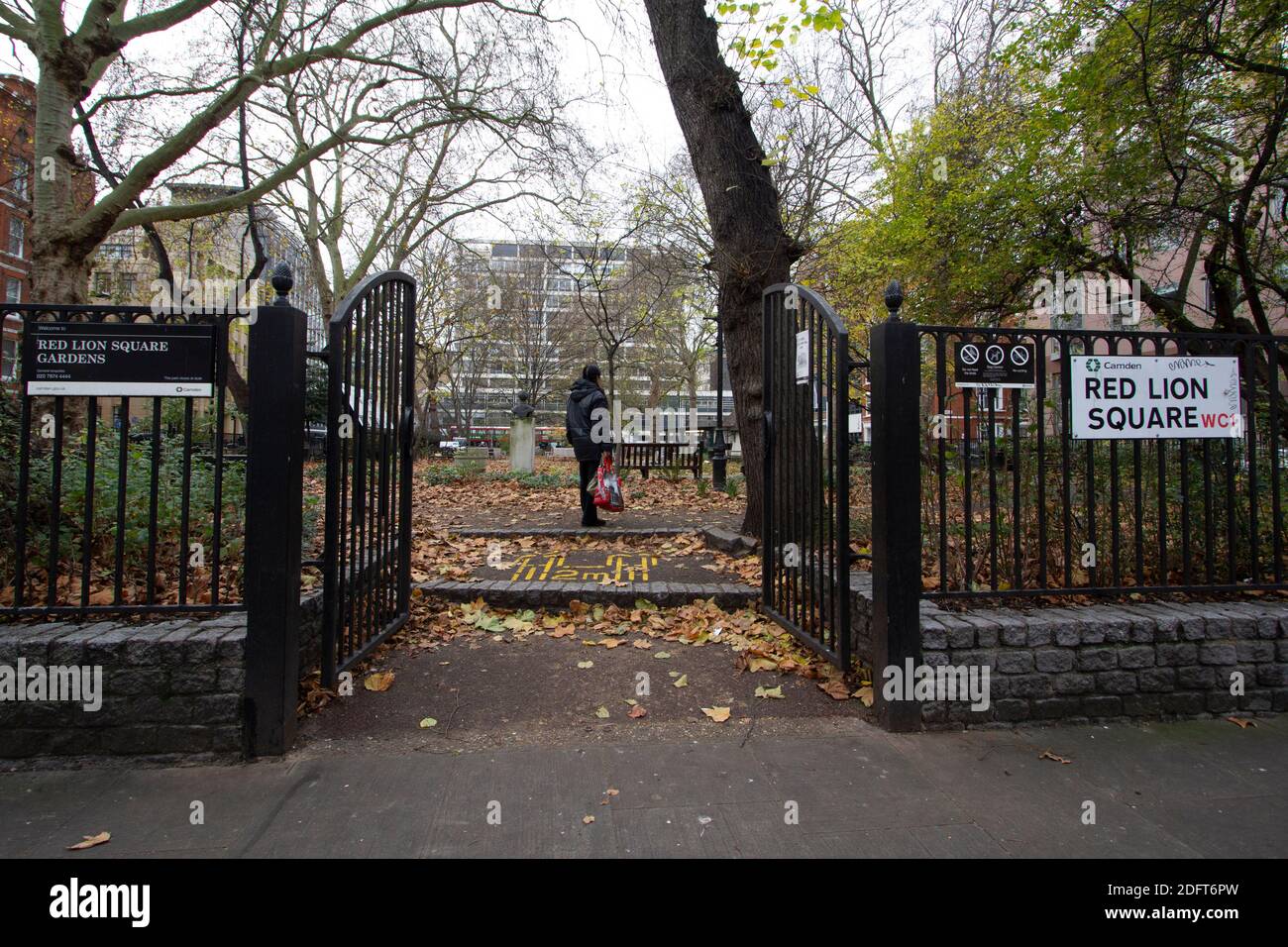Red Lion Square Gardens, London Stock Photo - Alamy