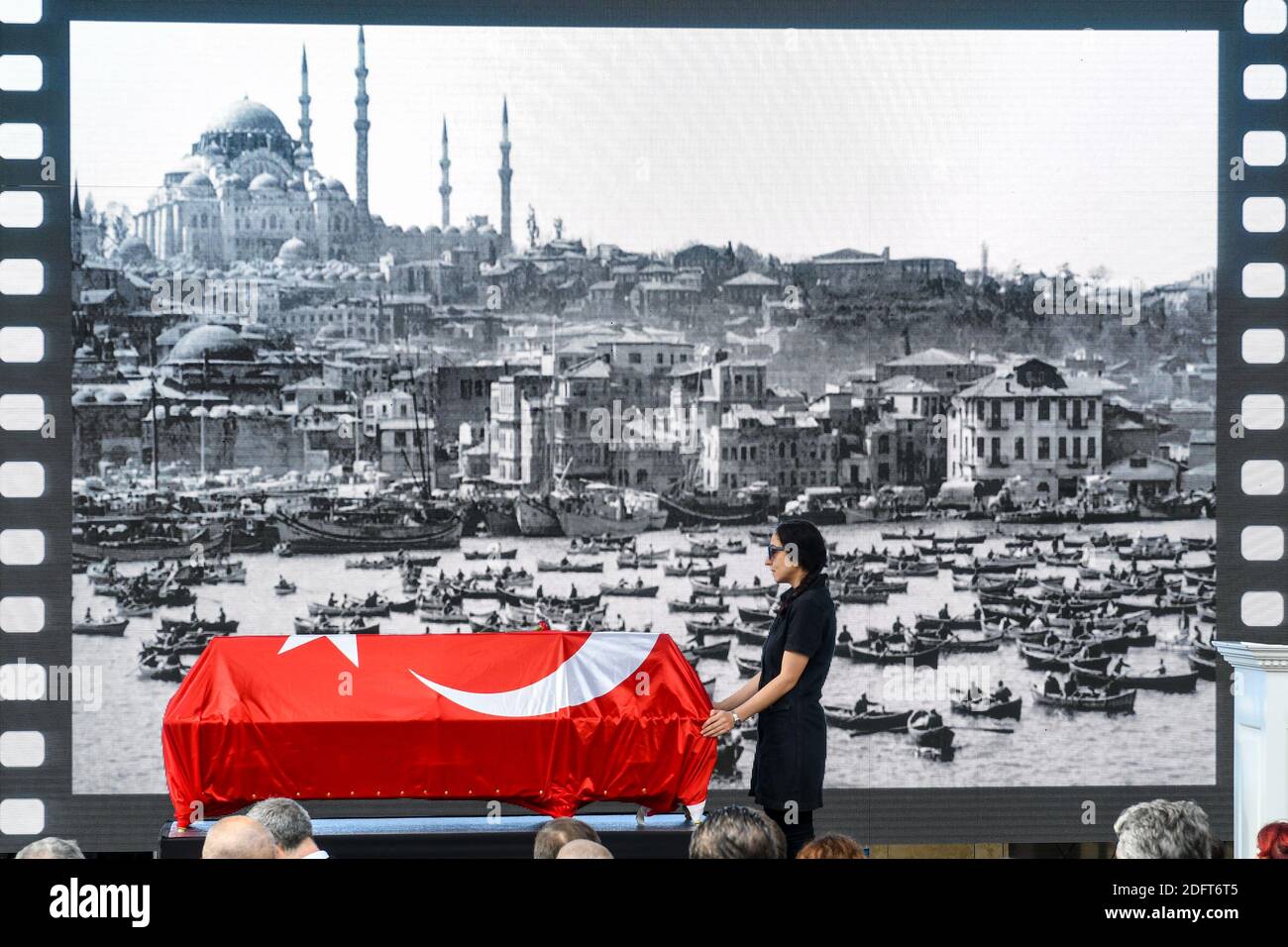 Istanbul people pay homage to their photographer Ara Guler who passed ...