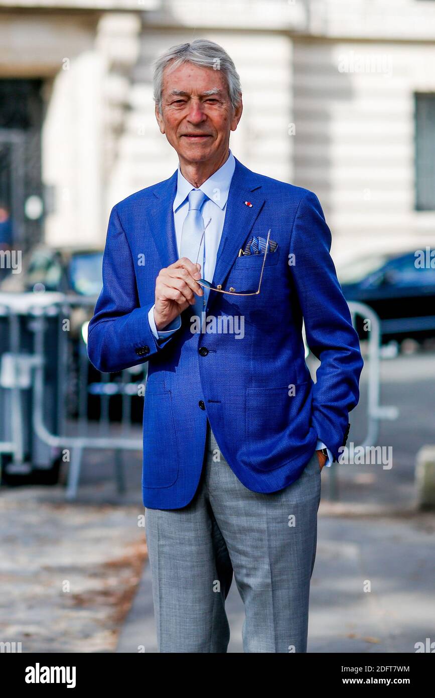 Street style, Jean-Claude Narcy arriving at Leonard spring summer 2019 ...