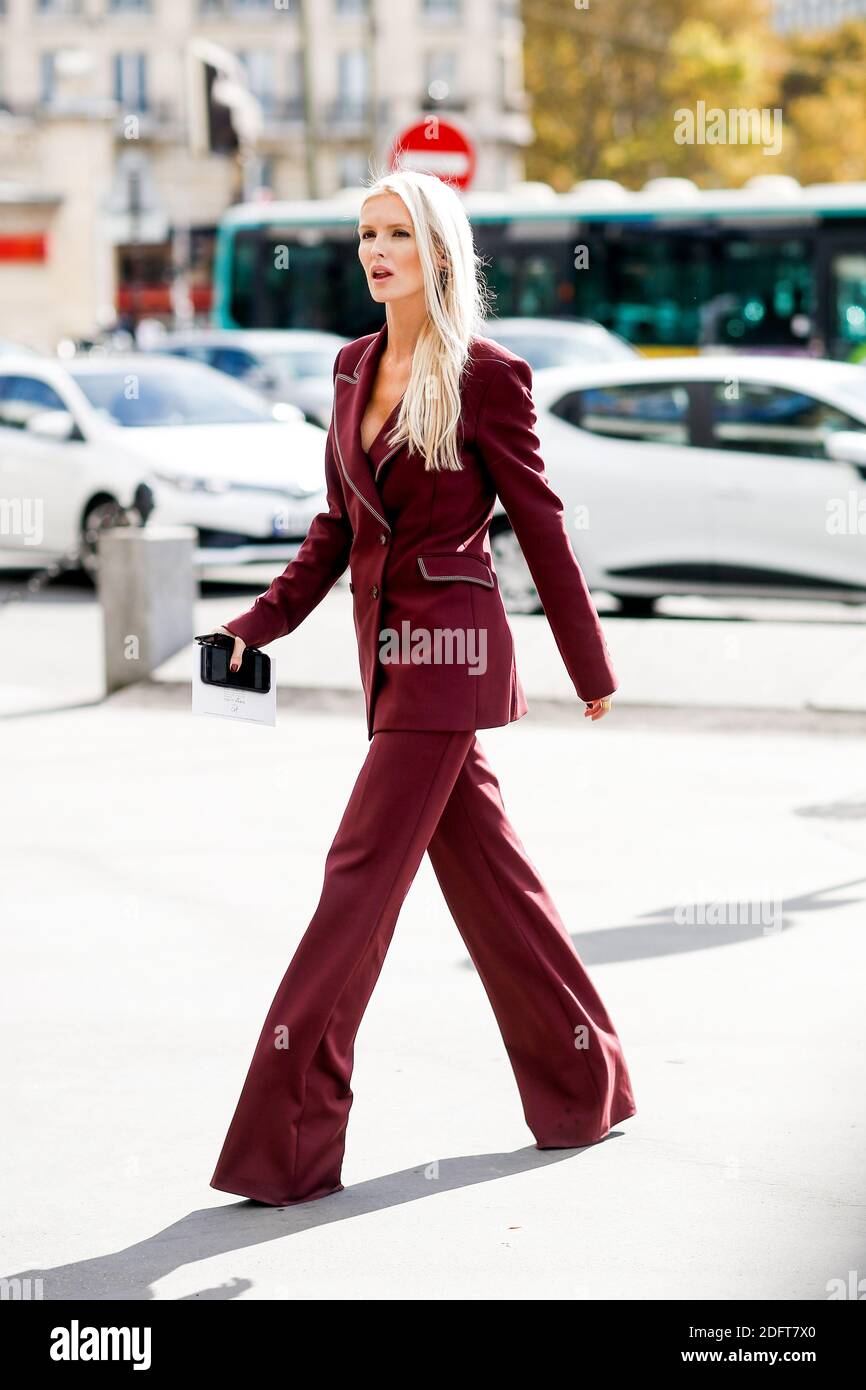 Street style, Kate Davidson Hudson arriving at Giambattista Valli ...