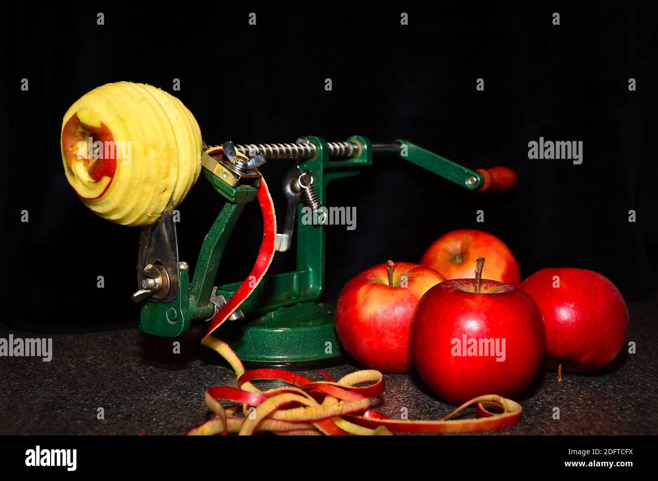 Apple corer and peeler hi-res stock photography and images - Alamy
