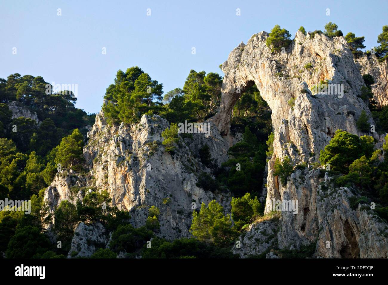 Arco Naturale ( natural arch ) rock formation, Capri, Campania, Italy ...