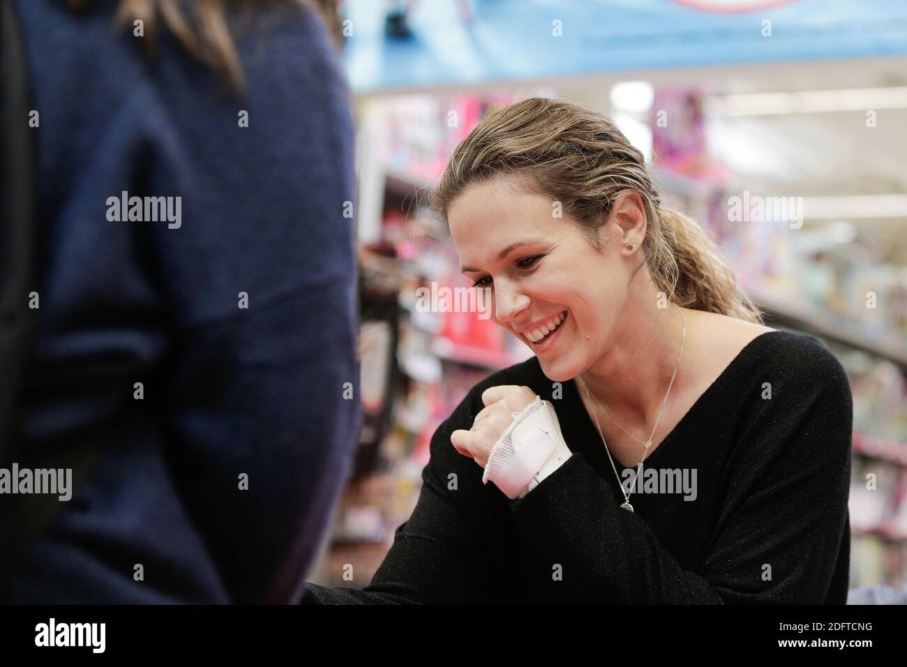 Exclusive - French singer and actress, Lorie Pester dedicates her book ...