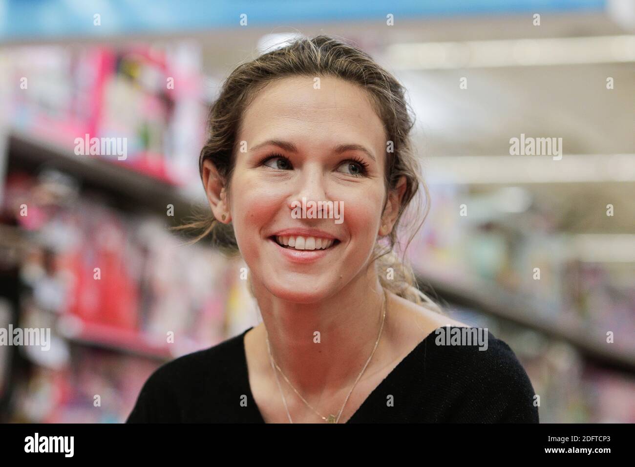 Exclusive - French singer and actress, Lorie Pester dedicates her book ...