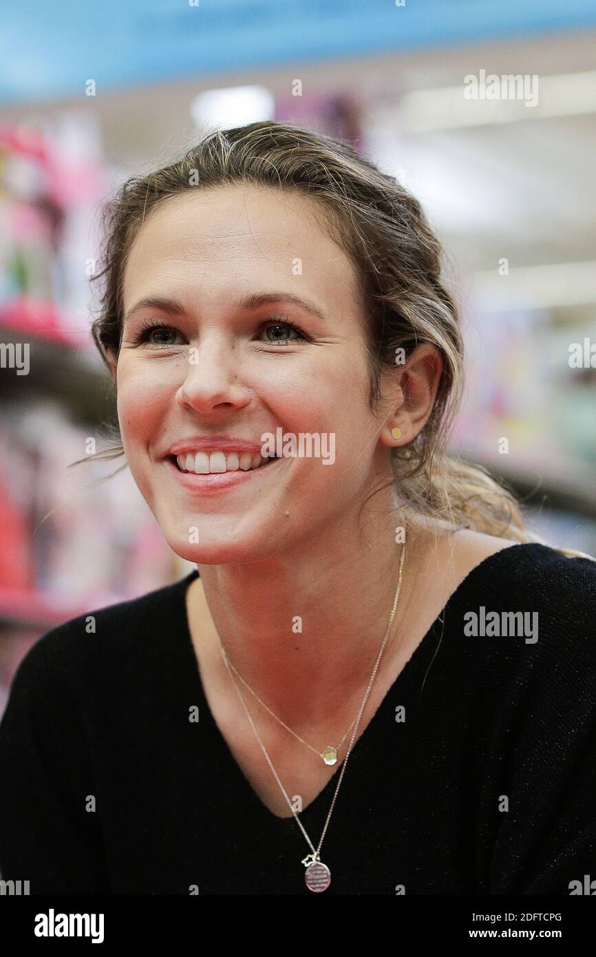 Exclusive - French singer and actress, Lorie Pester dedicates her book ...