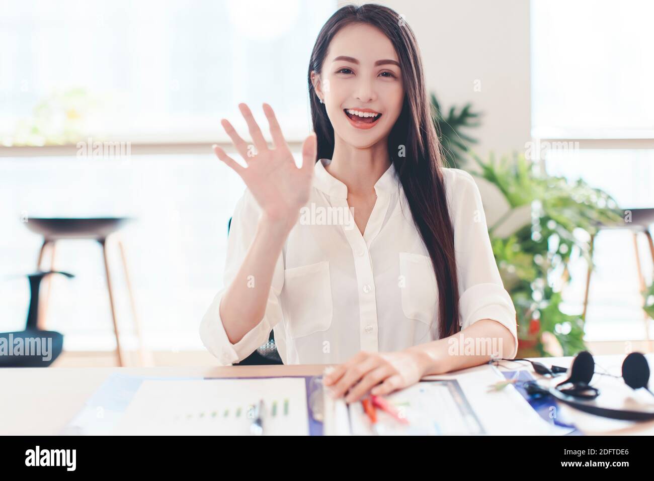 Video call head shot hi-res stock photography and images - Alamy