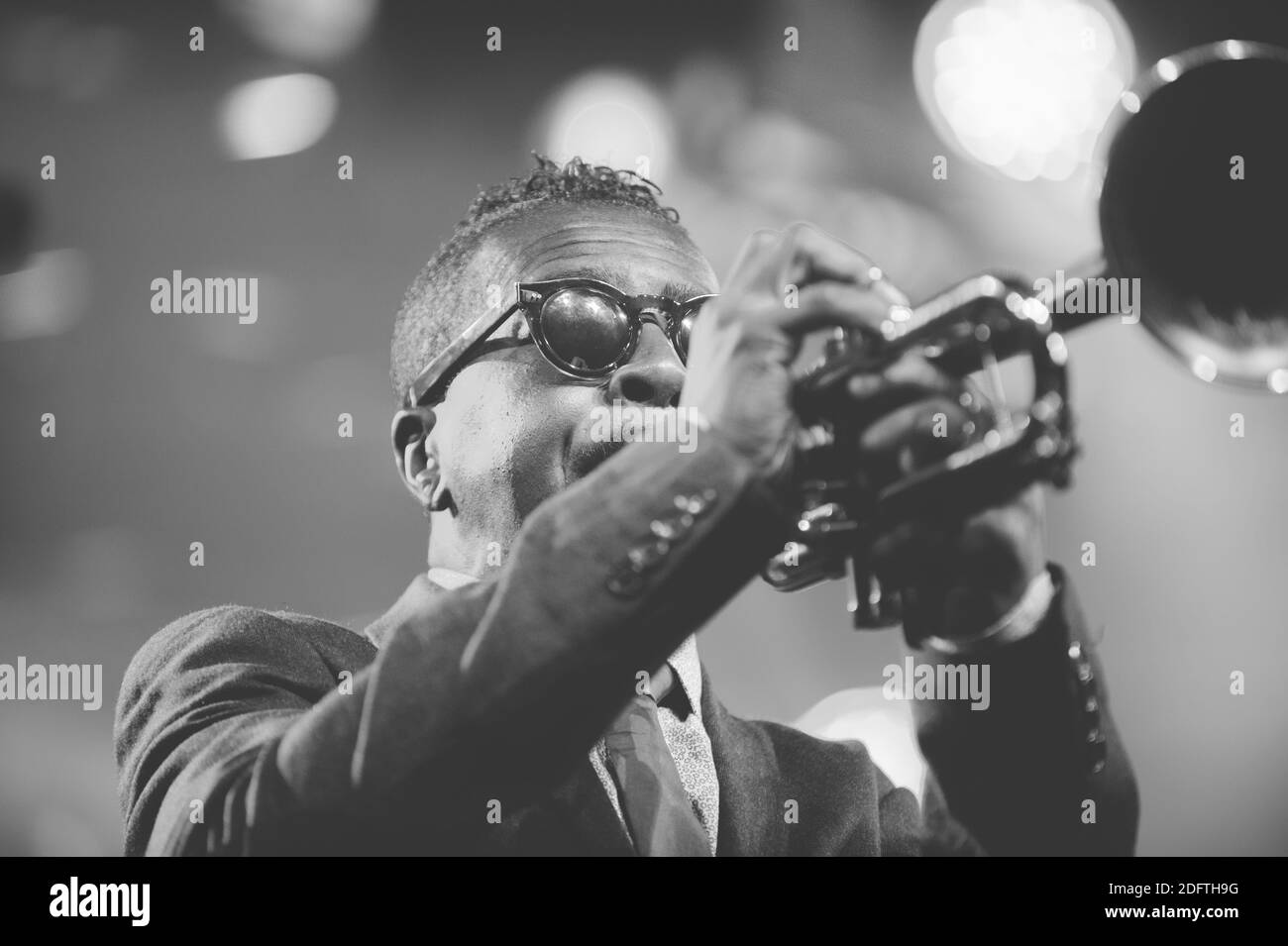 Press abaca Black and White Stock Photos & Images - Alamy