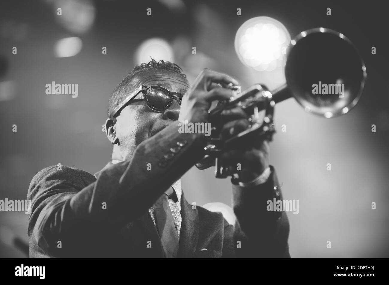 Press abaca Black and White Stock Photos & Images - Alamy