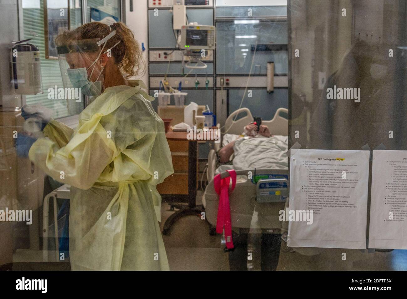 Overflow of patients hi-res stock photography and images - Alamy