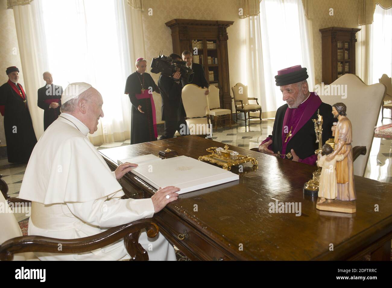 Pope Francis meets with Mar Gewargis III, Catholicos Patriarch of the ...