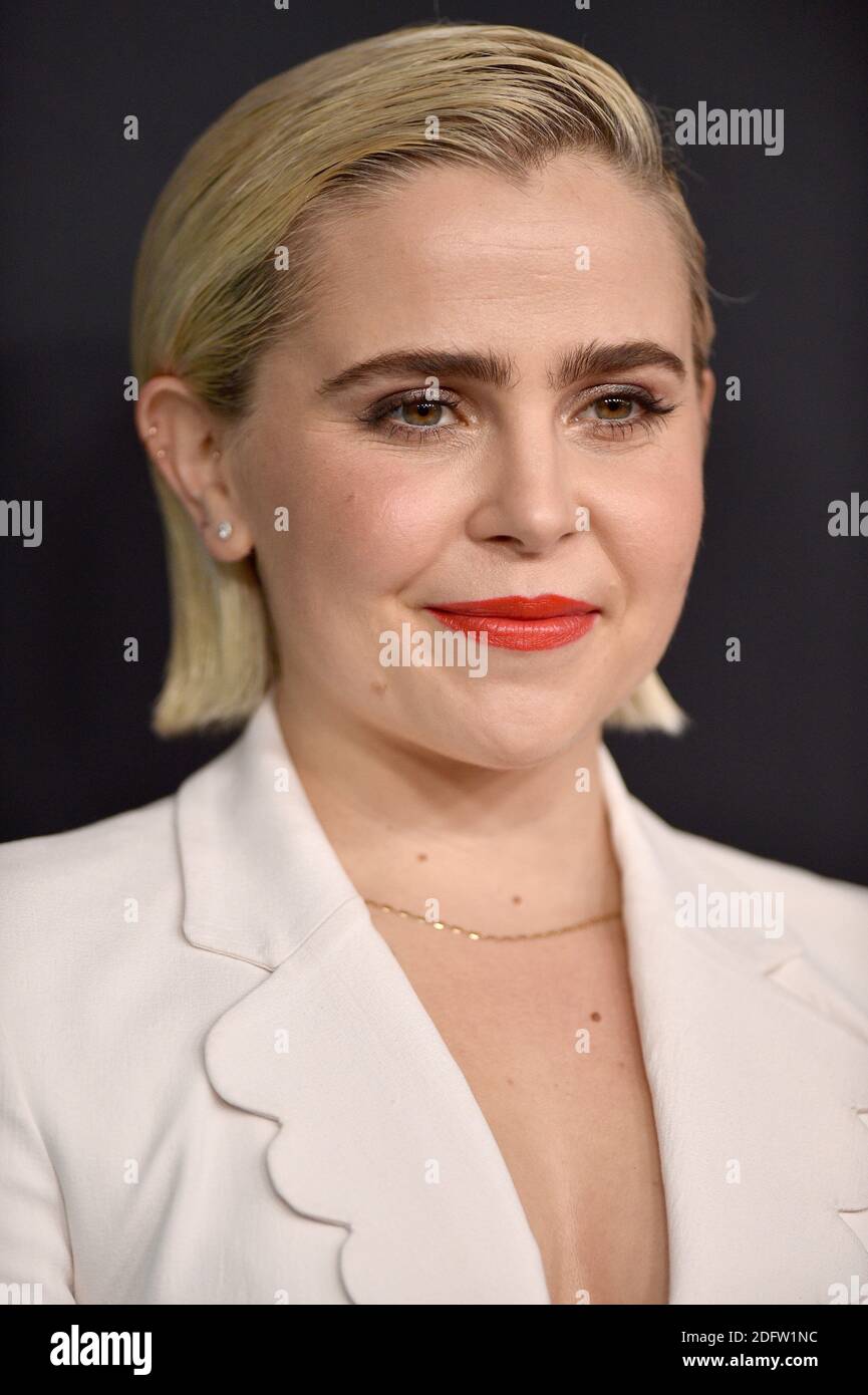 Mae Whitman attends the People's Choice Awards 2018 at Barker Hangar on ...